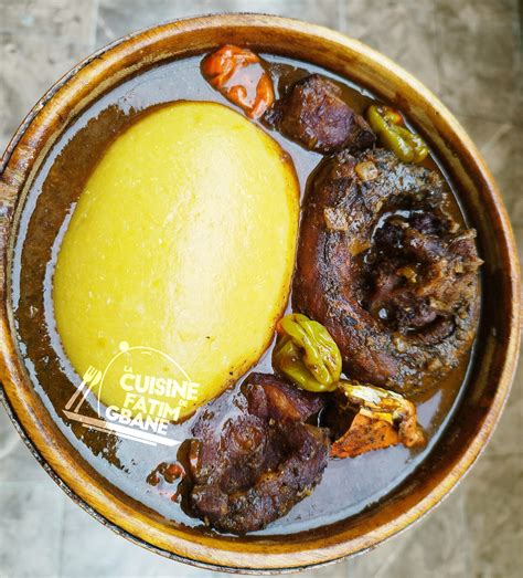 Du foutou banane à la sauce djoumgble pour ce midi Cuisine de Chez