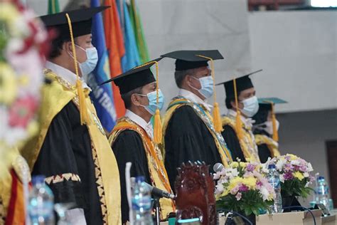 Unila Mewisuda Lulusan Universitas Lampung