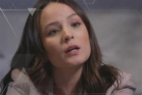 Larissa Manoela pede dinheiro pra comprar milho e fãs caem na zoeira