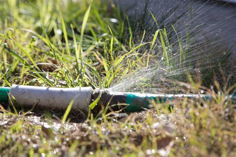 How To Fix A Leaking Garden Hose Connector Without The Need For Tools
