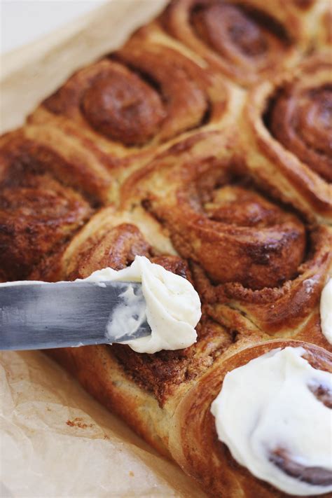 Koldhævede kanelsnegle Verdens bedste snaskede og svampede kanelsnegle