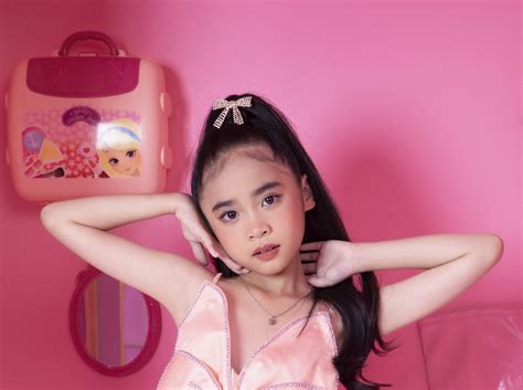 Mẫu nhí Song Uyên gương mặt mới của làng mẫu nhí việt Thế Giới Ngôi Sao