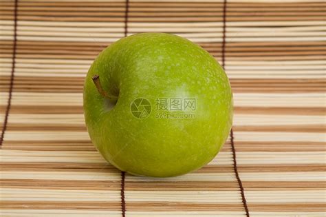 绿苹果静物棕色水果高清图片下载 正版图片320270496 摄图网