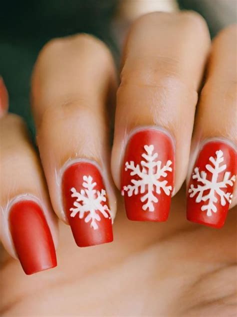 105 Festive And Cute Nail Ideas Christmas Nail Designs 2024 Sarah Scoop