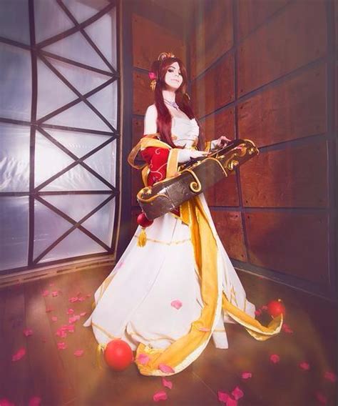 英雄联盟娑娜cosplayDJ琴女真的很酷电玩女神皮肤也很nice