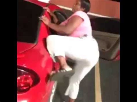 Mujer Haciendo El Amor Con Un Carro Youtube