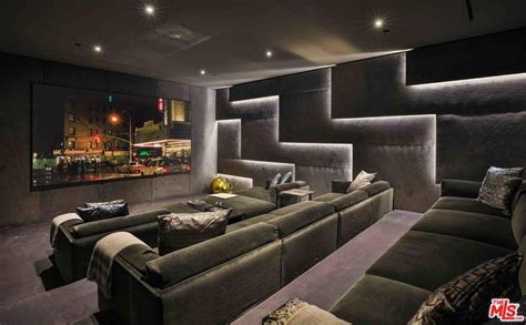 The Wall Is Awesome Luxury Modern Homes Home Theater Seating Home