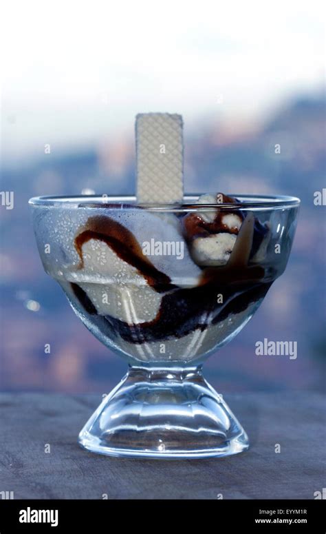 Ice Cream Wafer Chocolate Sauce Hi Res Stock Photography And Images Alamy