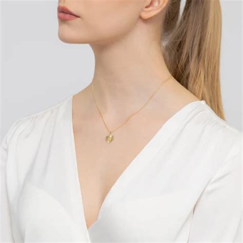 Złoty diamentowany medalik Matka Boska Częstochowska w sercu D048 333