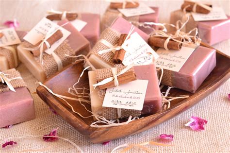 Detalles aromáticos para eventos jabones artesanales