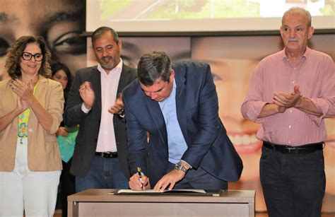 UEMS Governador anuncia novos cursos e Centro de Saúde que será