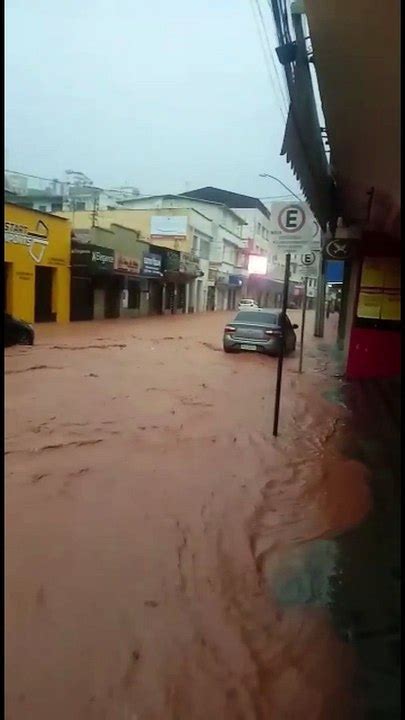 V Deo Chuva Alaga Ruas De Jo O Monlevade E Causa Transtorno Aos