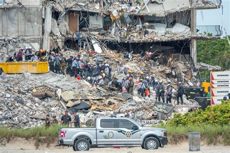 Sobe para 22 o número de mortos em desabamento de prédio em Miami