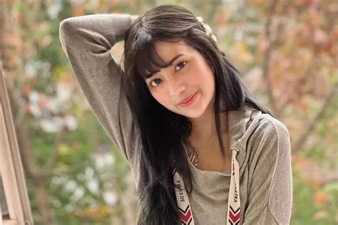 Tak Pernah Berhenti Belajar Akting Dan Teater Nadhira Hill Berkarier