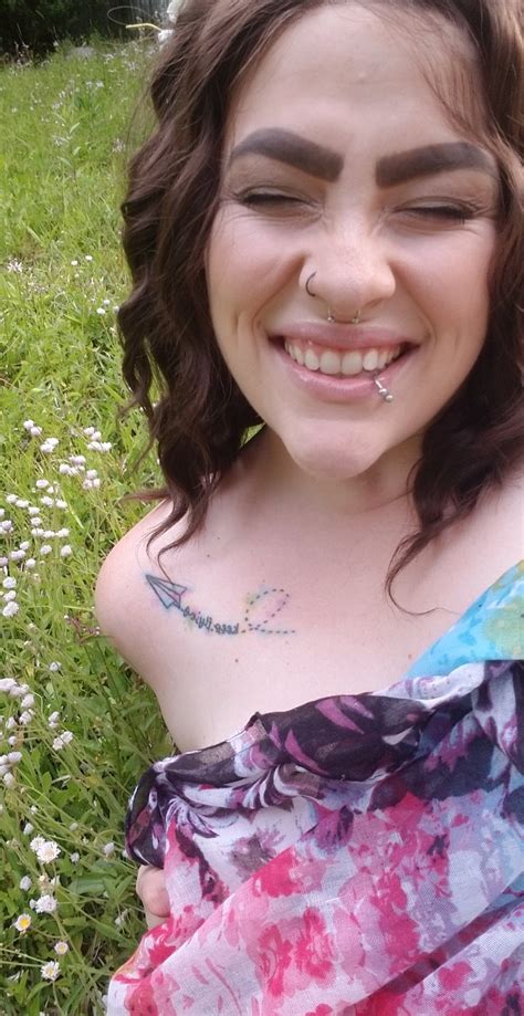 Scrunched Nose Smiles Are My Favorite 😁💚 F31 Rselfie