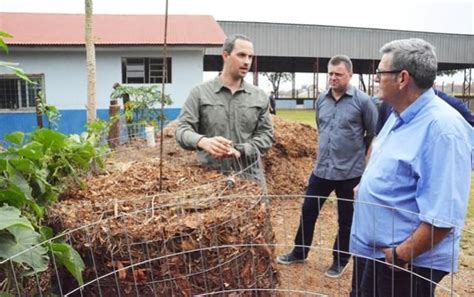 Assis Chateaubriand Desenvolve Programa De Compostagem Nas Escolas