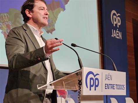 Mañueco reconoce que le dio mucha envidia la mayoría absoluta de