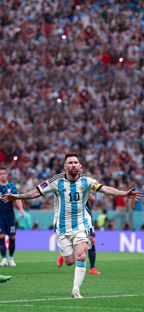 Messi Messi Pictures Messi Photos Football Pictures Cr7 Vs Messi