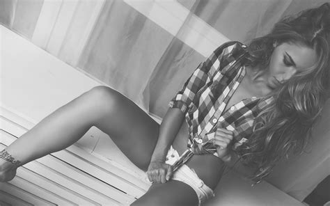Wallpaper Women Blonde Long Hair Legs Sitting Jean Shorts Mouth