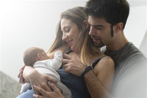 Apoyo en la lactancia Cómo puede ayudar papá