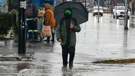 Lluvia y ola polar en Santiago Revelan cuáles son las fechas en que