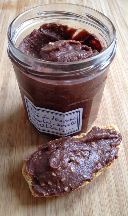 Pâte à tartiner maison chocolat noisette Oh là là A table avec Maya