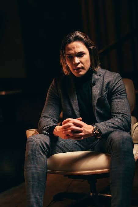 Pin de CARLA em Salvamentos rápidos Ensaio fotografico masculino
