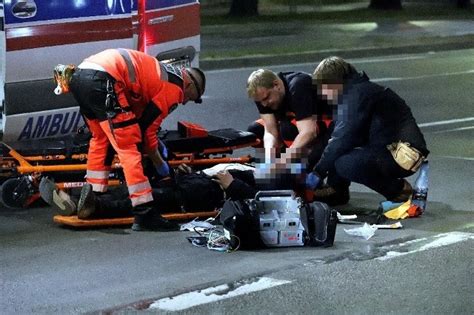 Wypadek w pobliżu centrum handlowego Korona we Wrocławiu Samochód