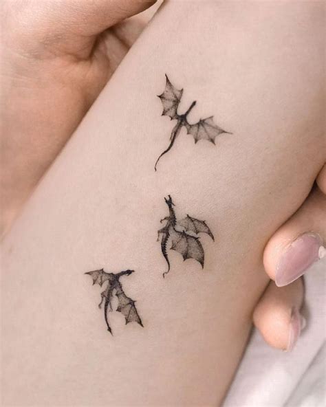 Tatuajes de Dragón para Mujeres 45 Diseños Impresionantes que