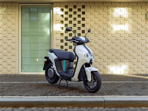 Probamos la Yamaha NEO S la primera moto eléctrica de Yamaha es un