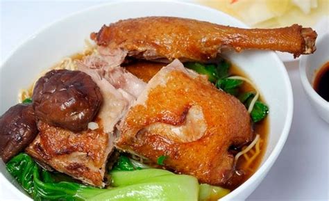 Món mì vịt tiềm ngon ngất ngây chuẩn vị người Hoa Thế Giới Ẩm Thực