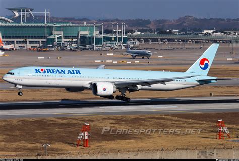 HL8275 Korean Air Boeing 777 3B5ER Photo By ZYTL ZKH ID 1576536