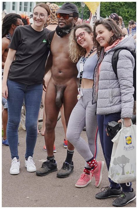 3 Girls Enjoy Posing With A Huge Dick At WNBR Cfnm Scrolller
