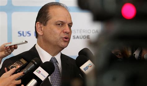 Ministro da Saúde é vaiado em Congresso Mundial de Medicina Brasil 247