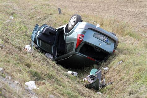 Wypadek na DK 94 pod Środą Śląską Są ranni Utrudnienia na drodze