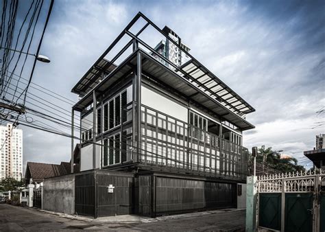 Jun Sekino Designs Tinman House Around Steel Structure