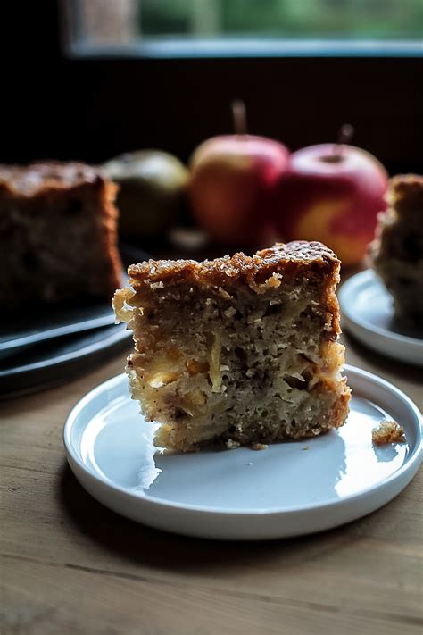 Gâteau aux pommes moelleux aux noix et à huile dolive Royal Chill
