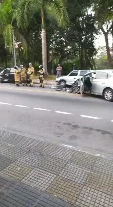 Batida entre três carros deixa duas pessoas feridas em Volta Redonda