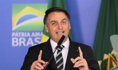 Bolsonaro fala em prorrogar o auxílio emergencial até o final de 2020