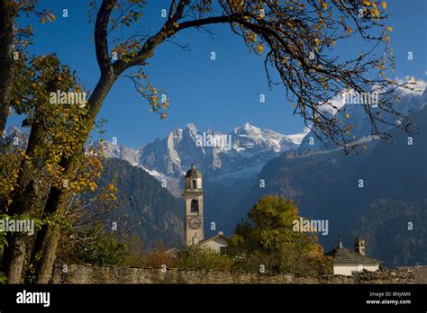 Soglio Switzerland Alpine Village Fotos Und Bildmaterial In Hoher