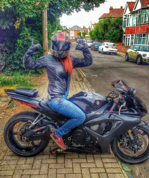 Pin On Vrouwen Op Motoren Women On Bikes