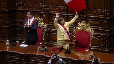 La Vicepresidenta Dina Boluarte Jura El Cargo De Presidenta De Per