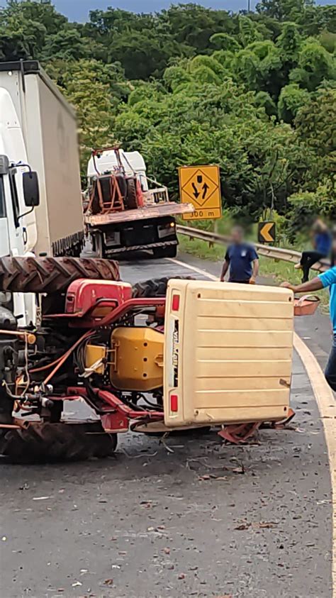 Grave acidente envolvendo caminhão baú e carreta deixa vítima fatal