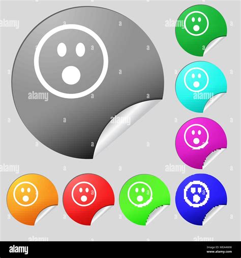Entsetzte Gesicht Smiley Symbol Unterzeichnen Satz Von Acht Bunte