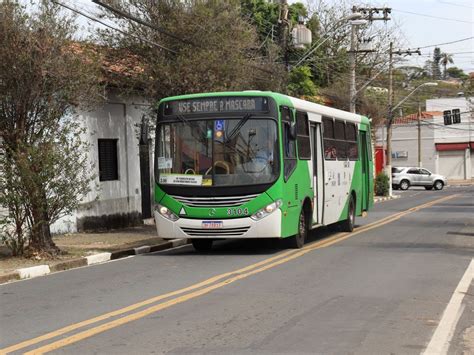 Três linhas de ônibus operam em novos horários neste final de semana