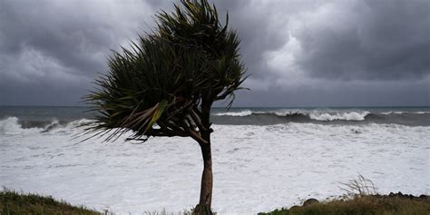 Cyclone Freddy Reunion Island Still On Orange Alert Teller Report