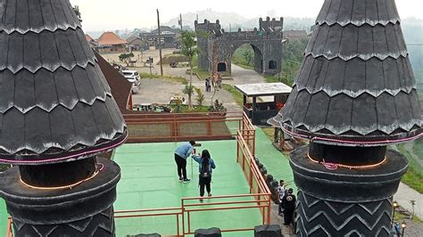 WISATA VIRAL NEGERI KAHYANGAN ISTANA NEGERI DONGENG Di Sawangan