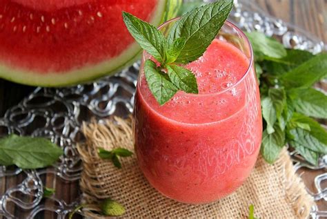 Smoothie Fraise Past Que Et Menthe Poivr E Le Rafraichissant Aime