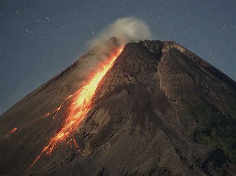 BPPTKG Gunung Merapi Alami 69 Kali Gempa Guguran Tagar