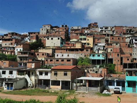 Número de favelas duplica na Bahia em nove anos aponta IBGE